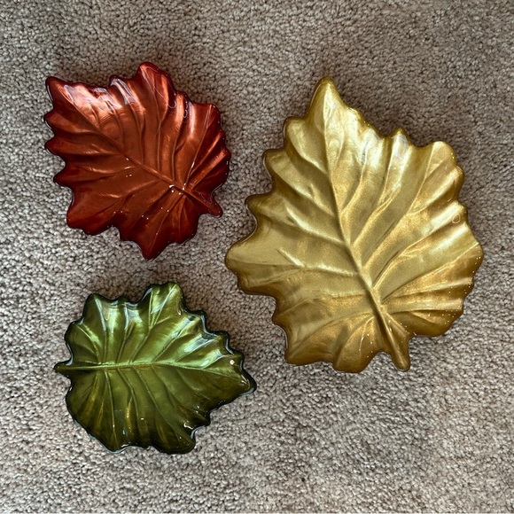 unknown | Accents | Set Of 3 Leafshaped Decorative Trays Metallic Fall ...